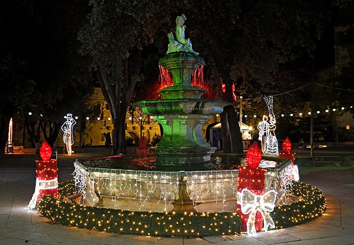 Advent u Splitu - zimski akvarel 2019. Posjetite suncem okupani ...